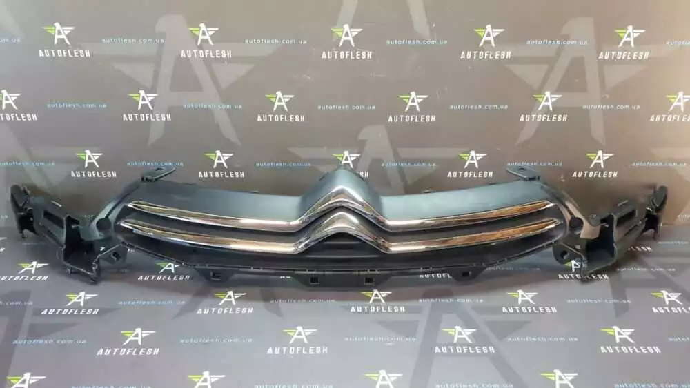 Решетка радиатора со значком 7422R3, 9687946280, 745385 Citroen C4 ...